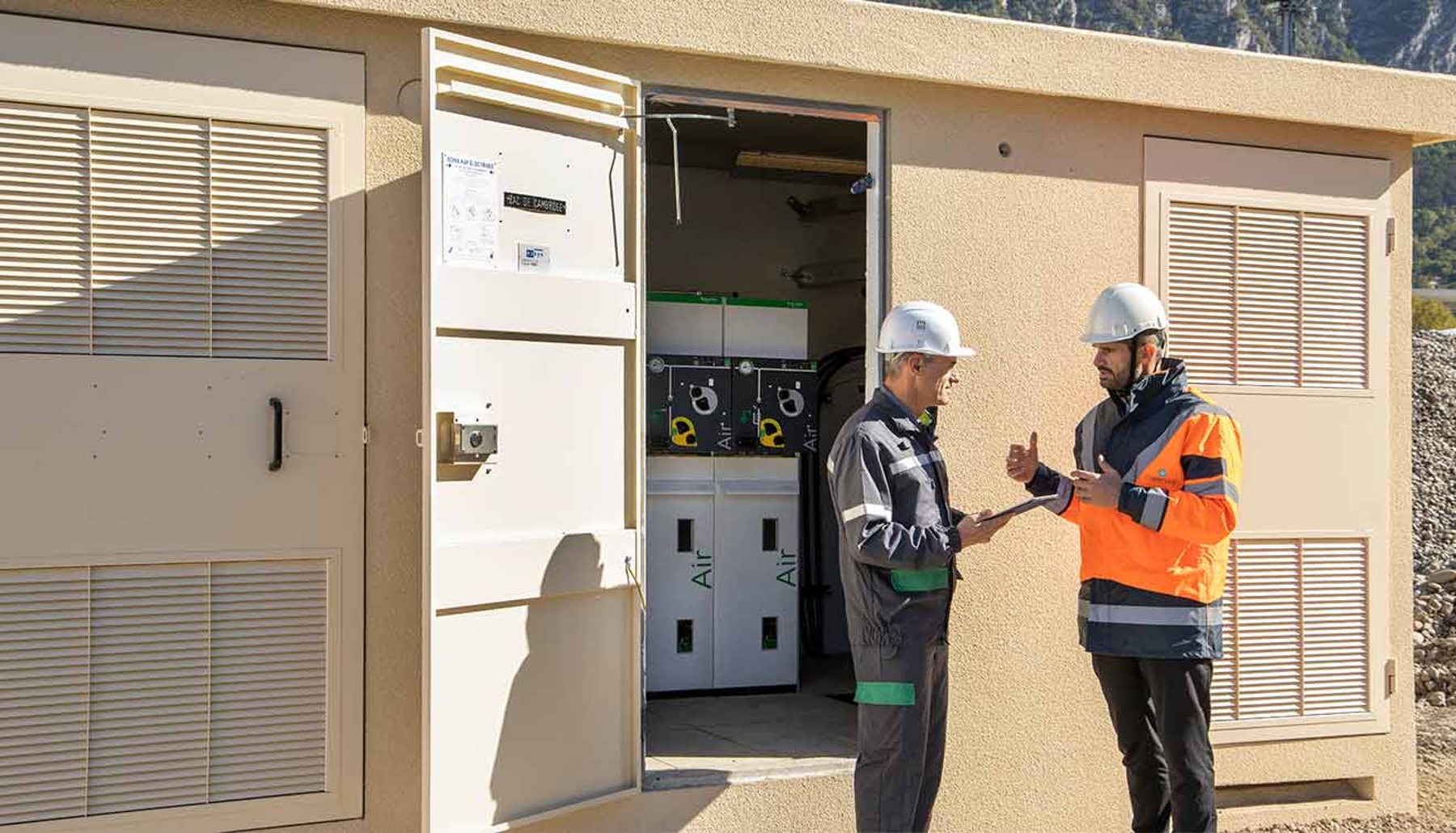 SF6-free MV: Schneider Electric in LifeSF6free program | Schneider Electric